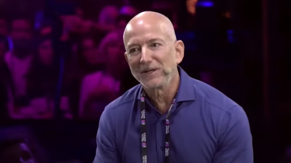 Jeff Bezos revela el trabajo que la IA no podrá reemplazar en 2026 | El ...